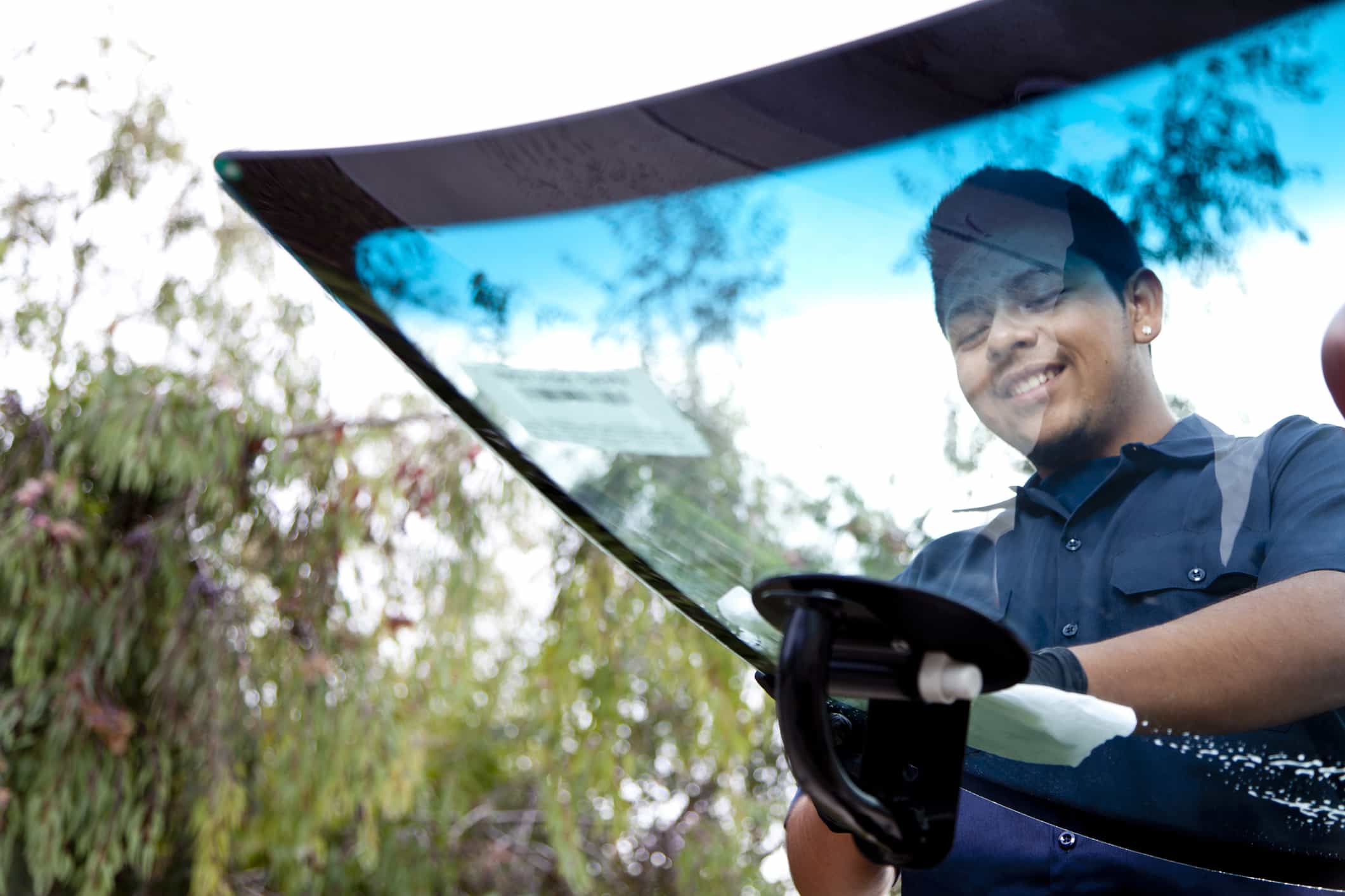How a Windscreen Replacement is Done - UK CAR GLASS